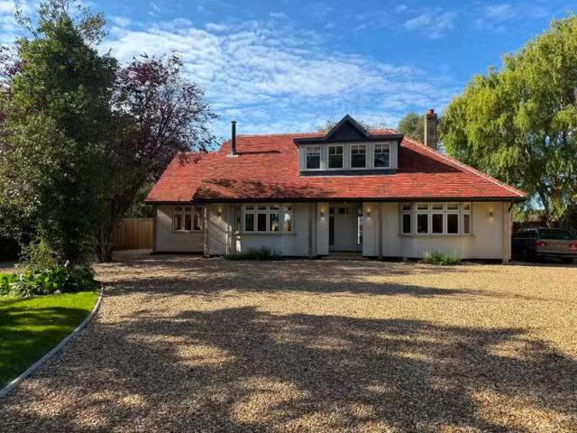 Cheap 3 BA 3 bedroom detached house for rent in Freiston Lodge.