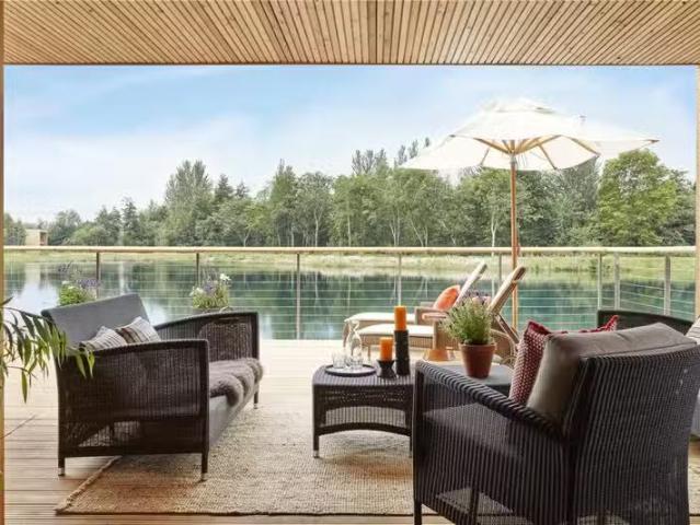 Just in! 3 BA 3 bedroom penthouse for rent in Marley View, Col.