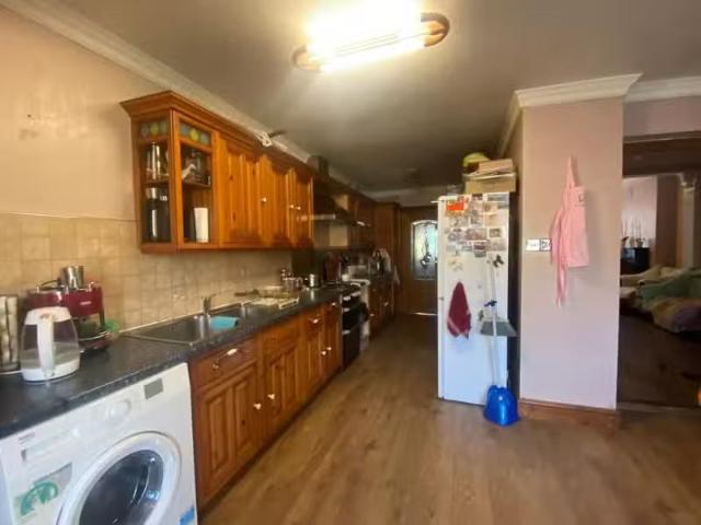 For Rent! 3 BA 4 bedroom terraced house for rent in St Albans.