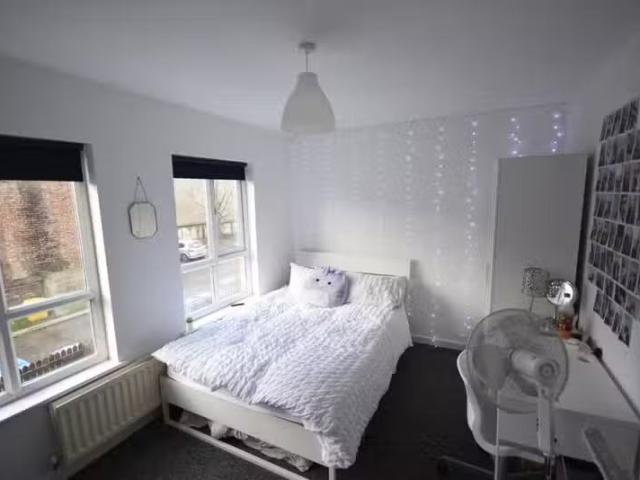 Unique 3 BA 4 bedroom terraced house for rent in Stanza Court.