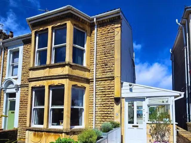 Charming 3 BA 4 bedroom semi detached house for rent in Knowle.