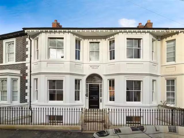 Cozy 3 BA 5 bedroom town house for rent in Church Hill, Leamin.