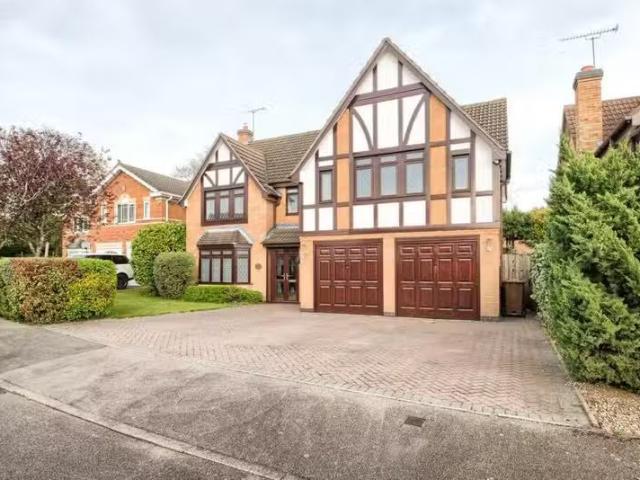 For Rent! 3 BA 5 bedroom detached house for rent in Brobury Cr.