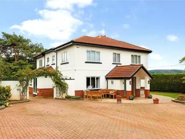 For Rent! 3 BA 5 bedroom detached house for rent in Bristol Ro.