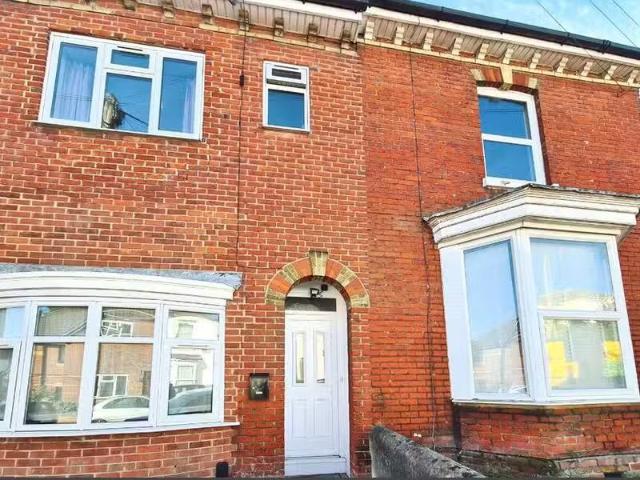 Cheap 3 BA 6 bedroom House to rent, Forster Road, Southampton.