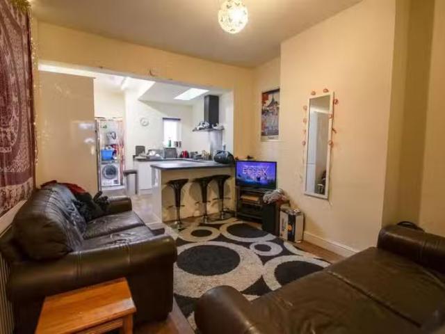 Nice 3 BA 6 bedroom house for rent in Hubert Road, Birmingham.