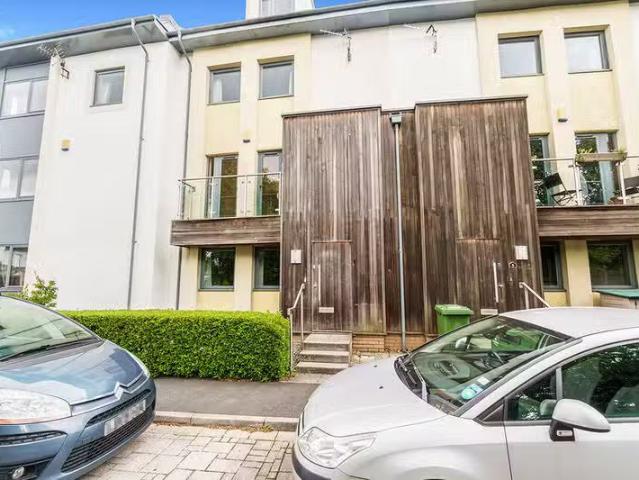 New 3 BA 6 bedroom Mid Terrace House to rent, Trelorrin Garden.