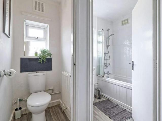 For Rent 3 Bedroom Apartment Hornchurch Hornchurch DS99232032