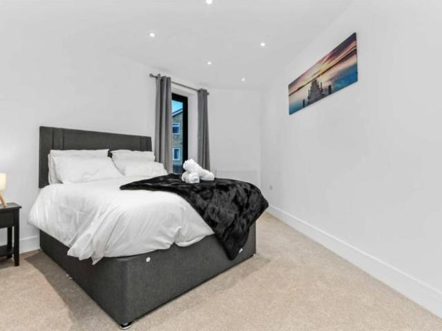 For Rent 3 Bedroom Apartment London London DLS101819166