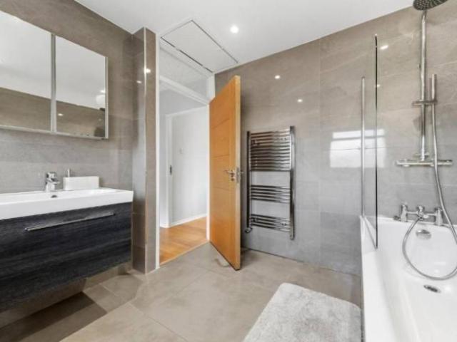 For Rent 3 Bedroom Apartment London London DLS98144639
