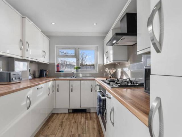For Rent 3 Bedroom Apartment London London DLS99681878