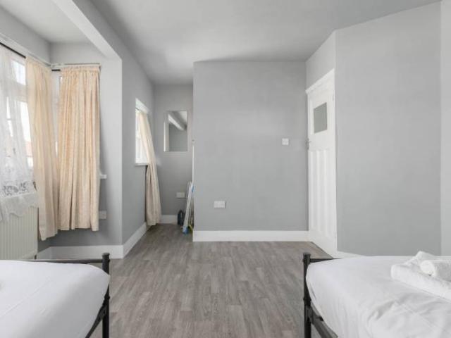 For Rent 3 Bedroom Apartment London London DS93529414
