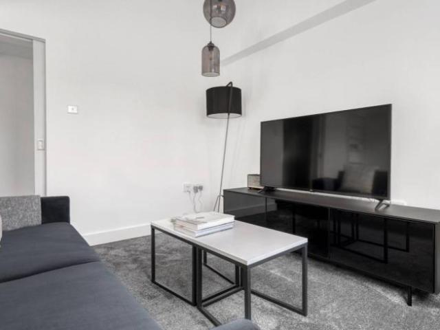 For Rent 3 Bedroom Apartment London London DS95625523
