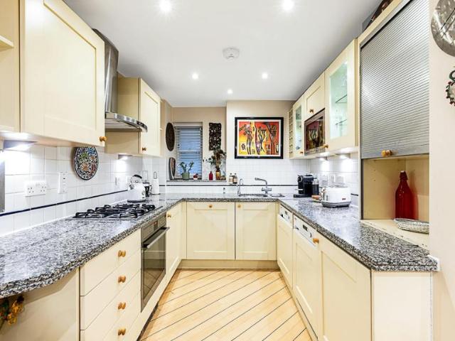 For Rent 3 Bedroom Apartment London London DS99267278