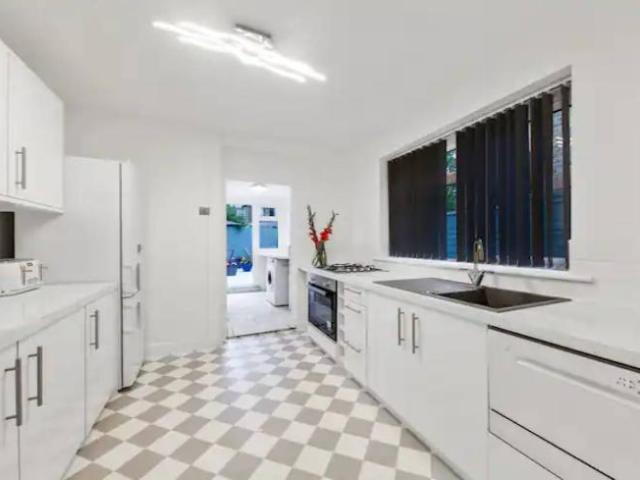 For Rent 3 Bedroom Apartment London London DS101821696