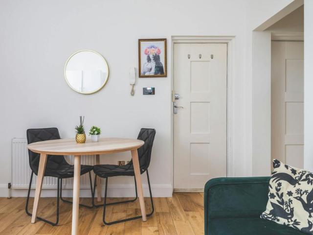 For Rent 3 Bedroom Apartment London London DS102716846