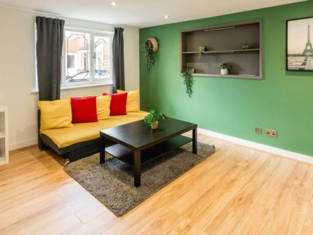 For Rent 3 Bedroom Apartment London London DS102147588