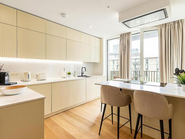 For Rent 3 Bedroom Apartment London London DS103216843
