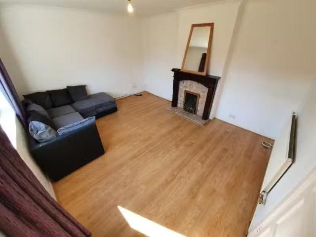 New 3 bedroom end of terrace house for rent in 4 Hansom Road.