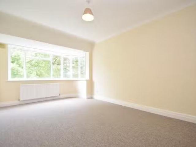 Unique 3 bedroom flat for rent in Bournemouth, BH1