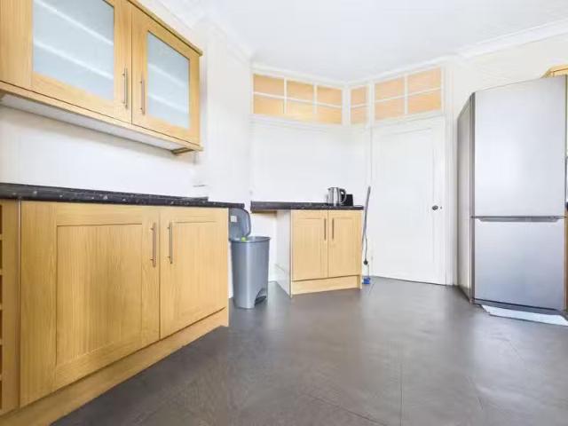Cozy 3 bedroom flat for rent in Holly Road, Edgbaston, B16