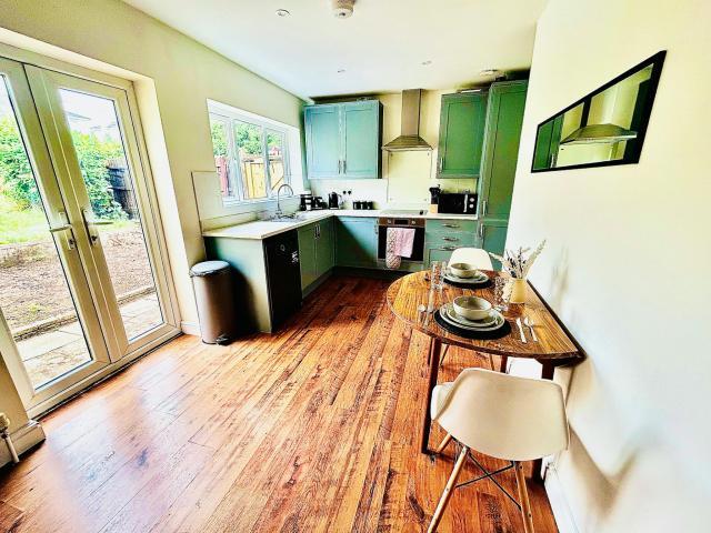For Rent 3 Bedroom House Bristol Bristol DS84385783