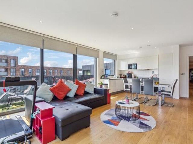 For Rent 3 Bedroom House Harrow Great London DLS99379877