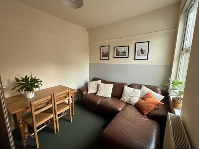 For Rent 3 Bedroom House Lenton East Midlands DS101402763