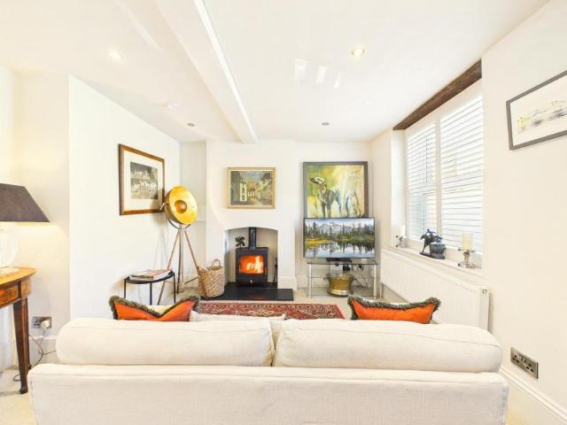 For Rent 3 Bedroom House Winchcombe Winchcombe DS102469369