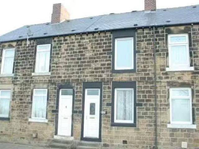 Deal! 3 bedroom Mid Terrace House to rent, Barnsley Road, Hoyl.
