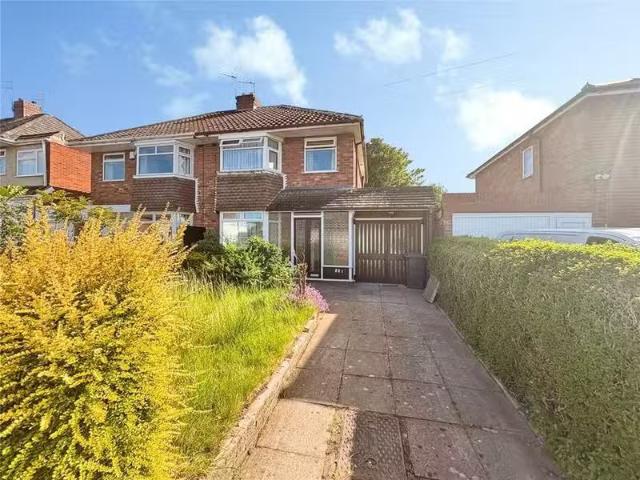 Nice 3 bedroom Semi Detached House to rent, Coniston Road, Wol.