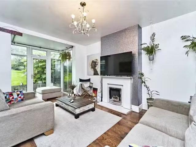 Unique 3 bedroom Semi Detached House to rent, Gervase Drive, D.