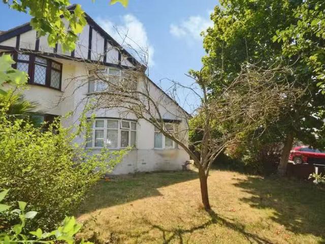 Deal! 3 bedroom Semi Detached House to rent, Powder Mill Lane.