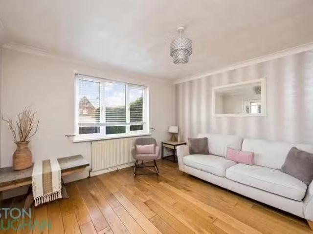 New 3 bedroom semi detached house for rent in The Drive, South.