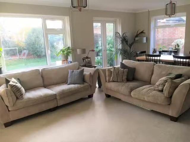 Cheap 3 bedroom semi detached house for rent in Union Road, Br.