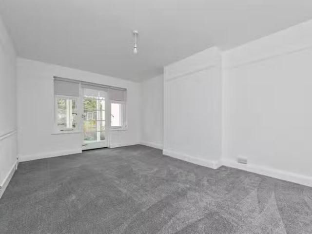 Deal! 3 bedroom semi detached house for rent in Firwood Avenue.
