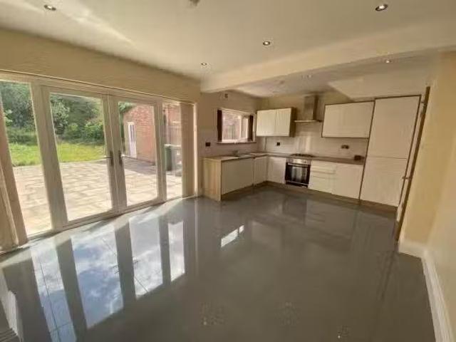Unique 3 bedroom semi detached house for rent in Hobs Moat Roa.