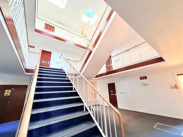 For Rent 3 Bedroom Shared Living/roommate Barnet Great London DLS100125080