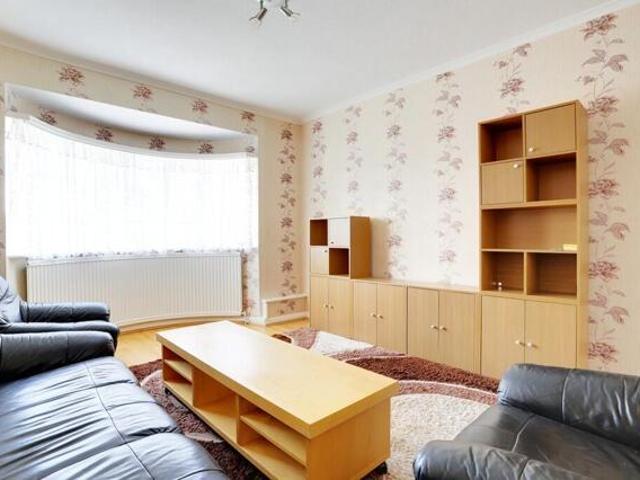 For Rent 3 Bedroom Shared Living/roommate Barnet Great London DLS101570288