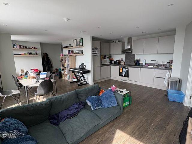 For Rent 3 Bedroom Shared Living/roommate Cardiff Wales DS97411476