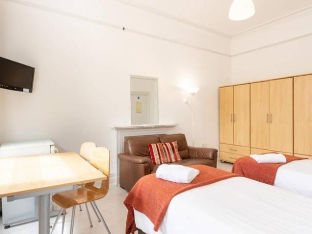 For Rent 3 Bedroom Shared Living/roommate London London DLS101812310