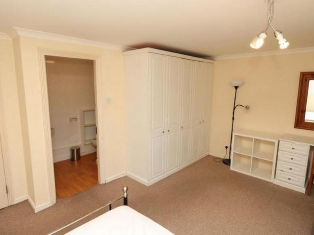 For Rent 3 Bedroom Shared Living/roommate London London DLS90559490