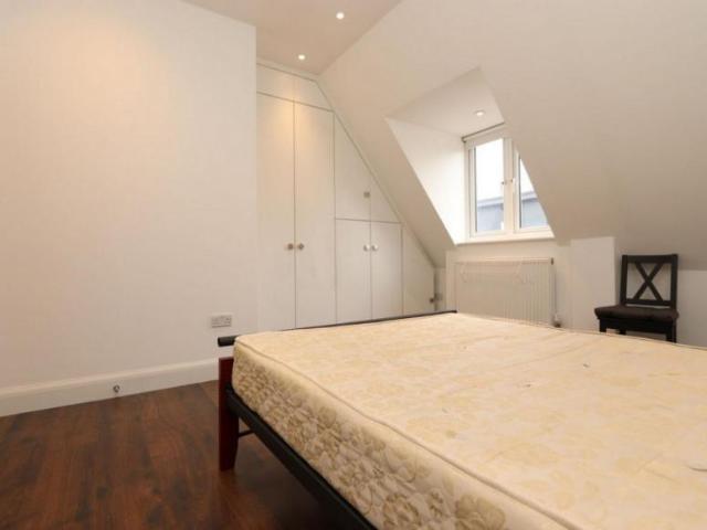 For Rent 3 Bedroom Shared Living/roommate London London DLS90559833