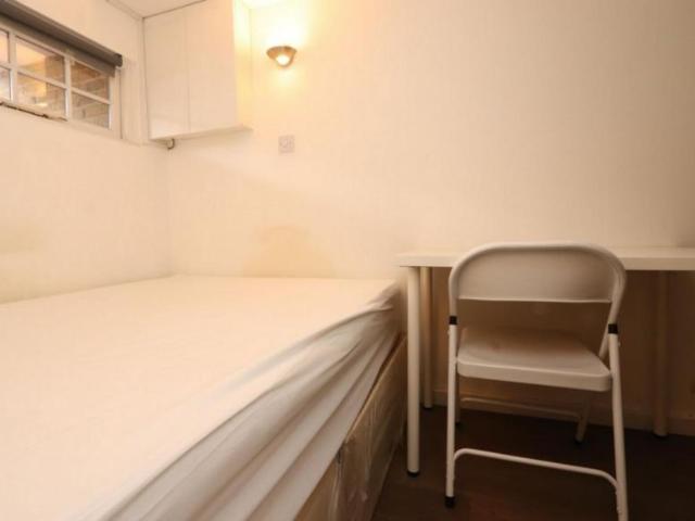 For Rent 3 Bedroom Shared Living/roommate London London DLS90559888