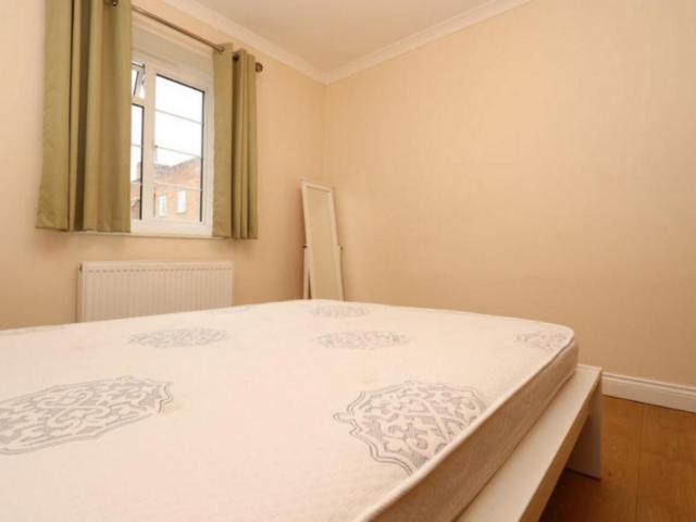 For Rent 3 Bedroom Shared Living/roommate London London DLS90559916