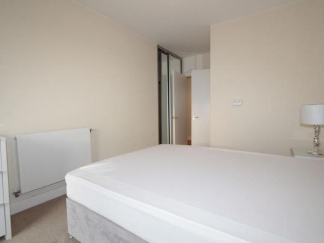 For Rent 3 Bedroom Shared Living/roommate London London DLS90559950