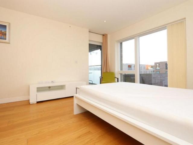 For Rent 3 Bedroom Shared Living/roommate London London DLS90559952
