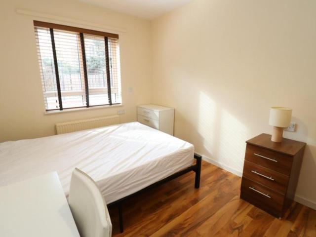 For Rent 3 Bedroom Shared Living/roommate London London DLS90560559