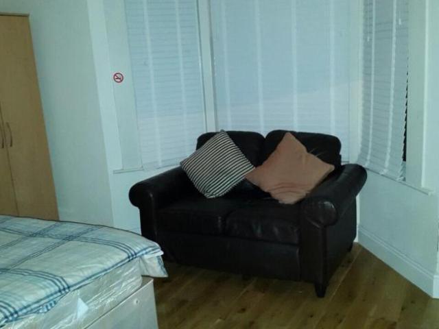 For Rent 3 Bedroom Shared Living/roommate London London DLS90560580