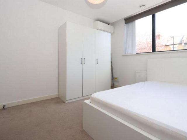 For Rent 3 Bedroom Shared Living/roommate London London DLS90560017